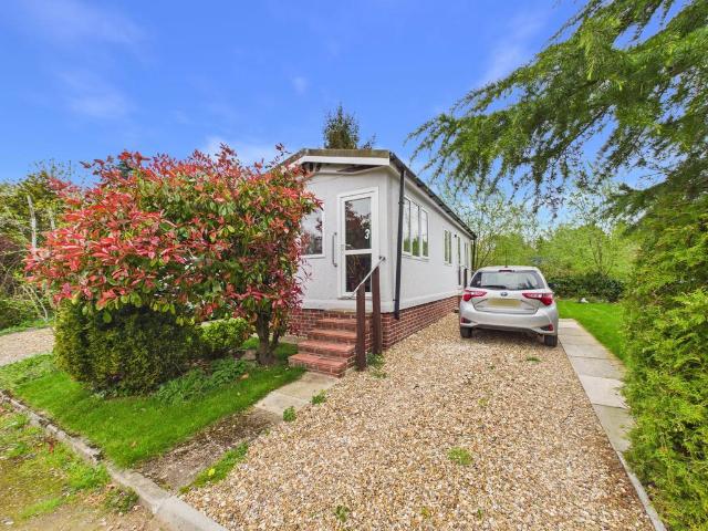 1 bedroom park home to rent