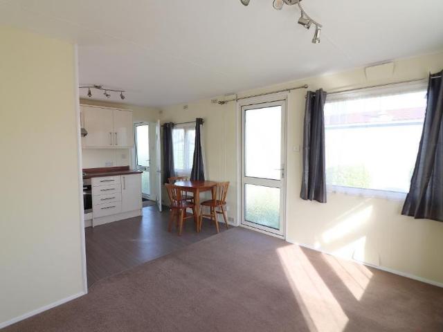 1 bedroom park home to rent
