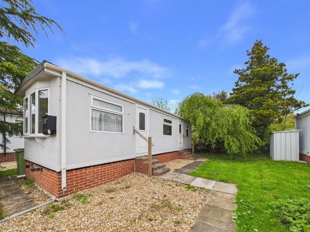 1 bedroom park home to rent