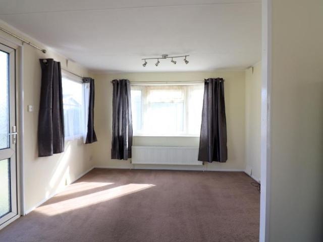 1 Bedroom Park Home To Rent