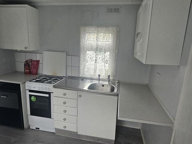 1 bedroom park home to rent