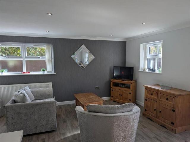 1 bedroom park home to rent