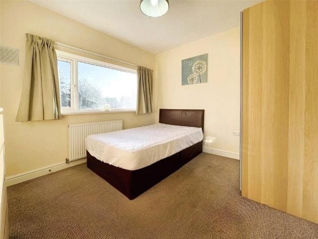 1 bedroom parking to rent