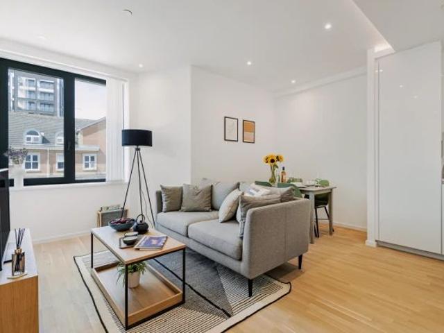 1 Bedroom Penthouse Flat