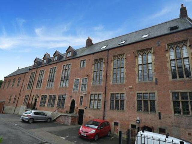 1 Bedroom Penthouse For Rent In College Street