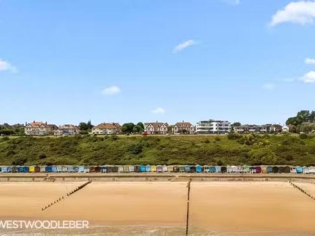 1 bedroom penthouse for rent in Frinton on Sea, Esinteraction.