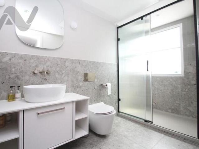 1 bedroom penthouse for rent in Kentish Town Road, Camden Town, London, NW1 9NX, NW1