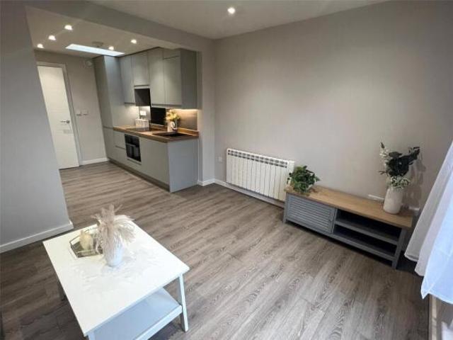 1 bedroom penthouse for rent in Shirley Road, Southampton, Hampshire, SO15