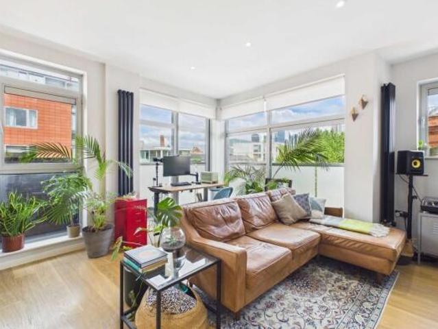 1 bedroom penthouse for rent in Tanner Street, Tower Bridge, SE1