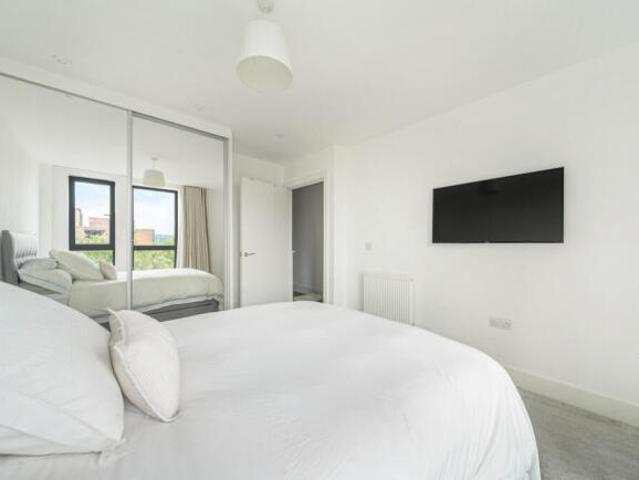 1 bedroom apartment for sale in Masons Hill, Bromley, Kent, BR2
