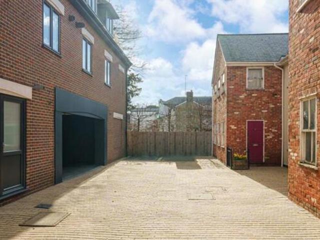1 Bedroom Penthouse For Sale In Alton, Hampshire