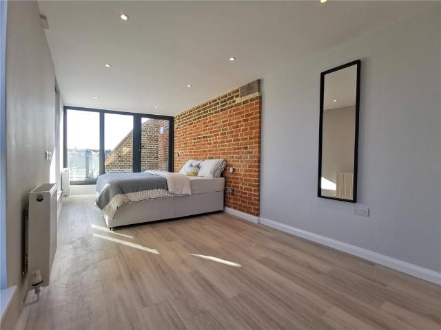 1 bedroom penthouse to rent