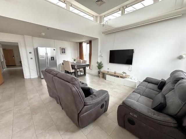 1 bedroom penthouse to rent