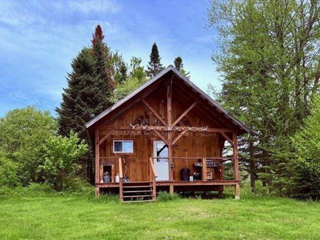 1 bedroom, Pittsburg NH 03592 104833100