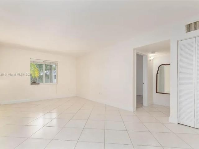 1 bedroom, Pinecrest FL FL 33156 102587728