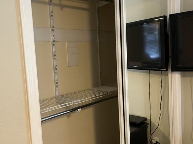 1 bedroom / Private bathroom
