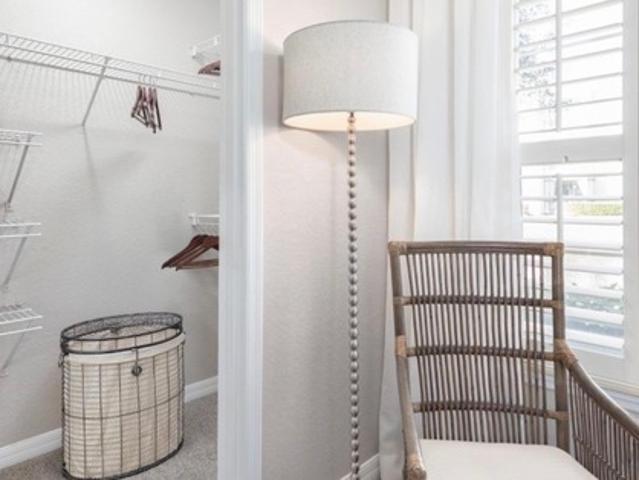 1 bedroom/ private bathroom walk in closet