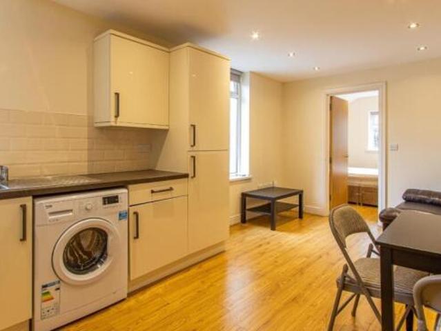 1 bedroom private hall for rent in Glynrhondda Street, Cathays, CF24