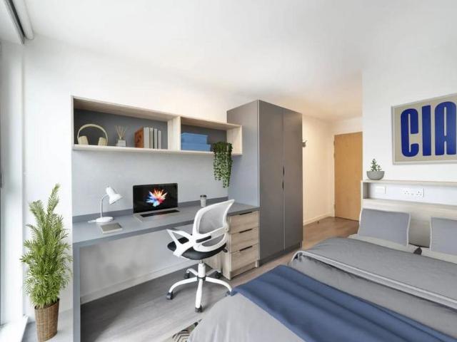 1 bedroom private hall to rent