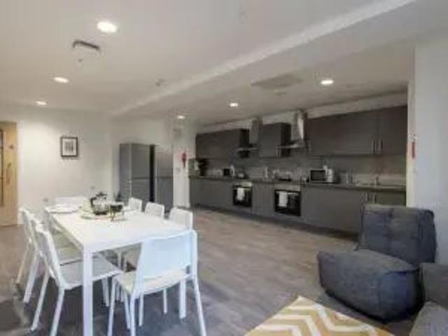 1 bedroom private hall to rent