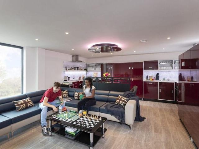 1 bedroom private hall to rent