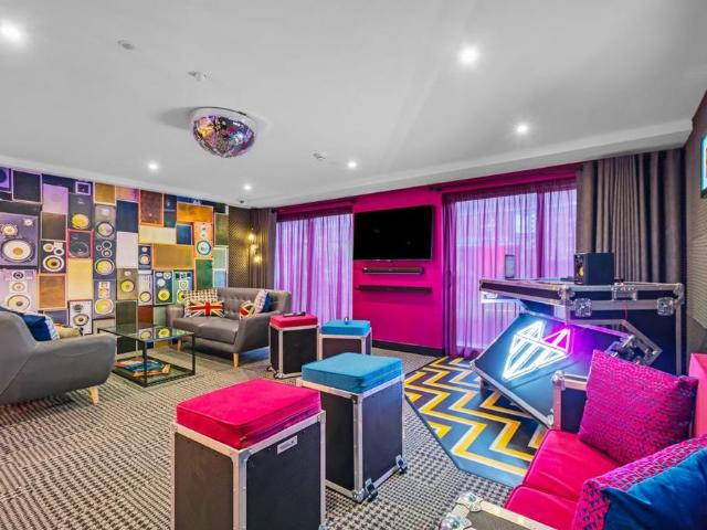 1 bedroom private hall to rent