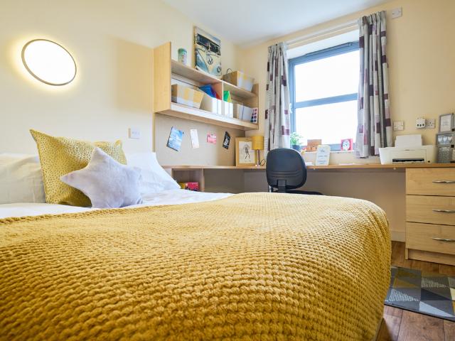 1 bedroom private hall to rent