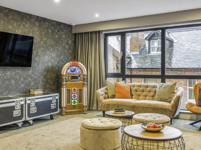 1 bedroom private hall to rent