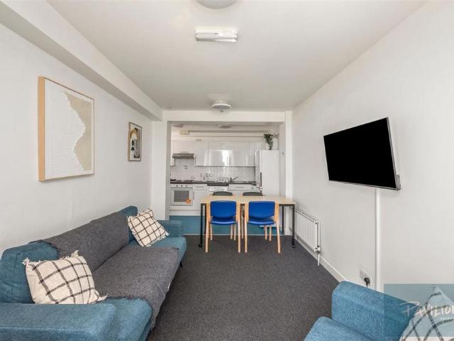 1 bedroom private hall to rent