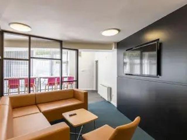1 bedroom private hall to rent