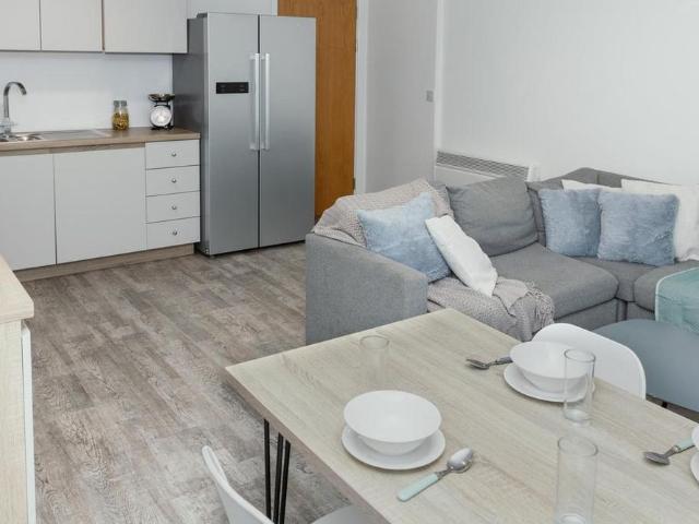 1 bedroom private hall to rent