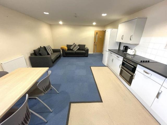 1 bedroom private hall to rent