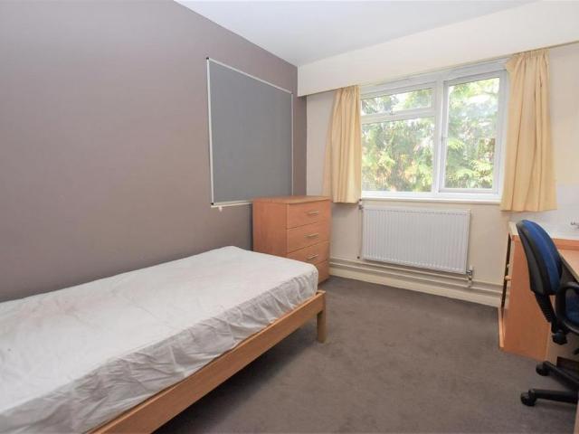 1 bedroom private hall to rent