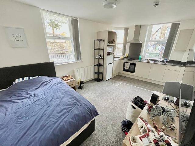 1 bedroom private halls to rent