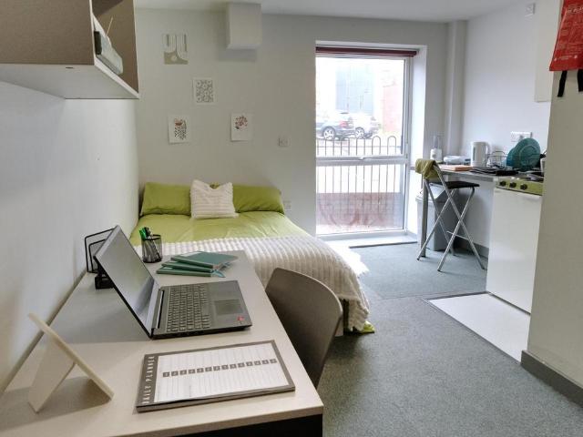 1 bedroom private halls to rent