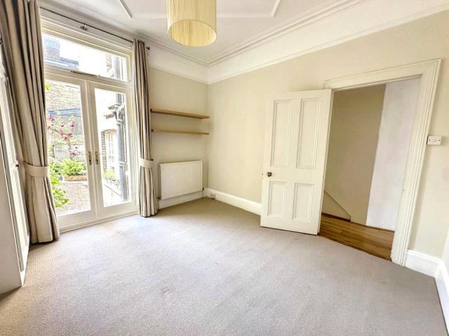 1 bedroom Property