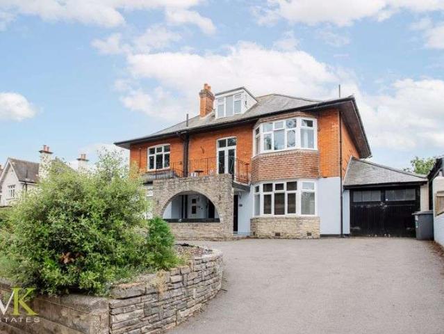 1 Bedroom Property