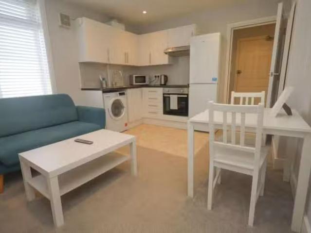 1 bedroom property for rent in 359A Charminster Road, Bournemo.