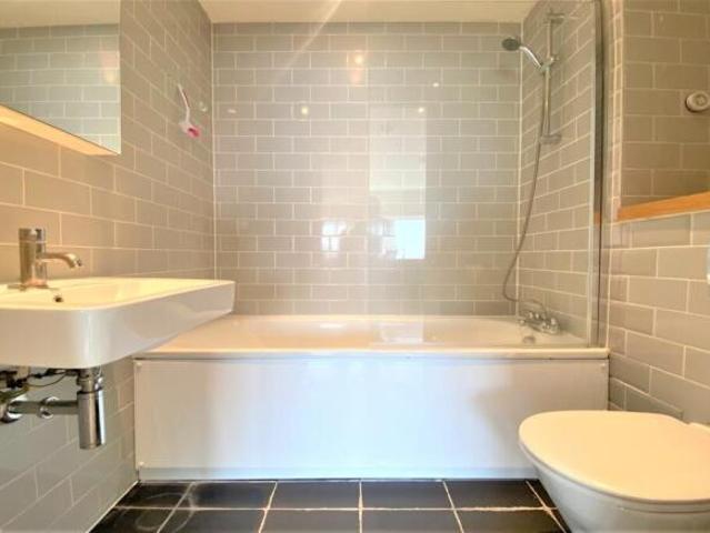 1 bedroom property for rent in Axe Street, IG11