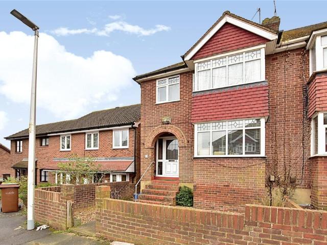 1 bedroom property for rent in Harvel Avenue, Rochester, Kent, ME2