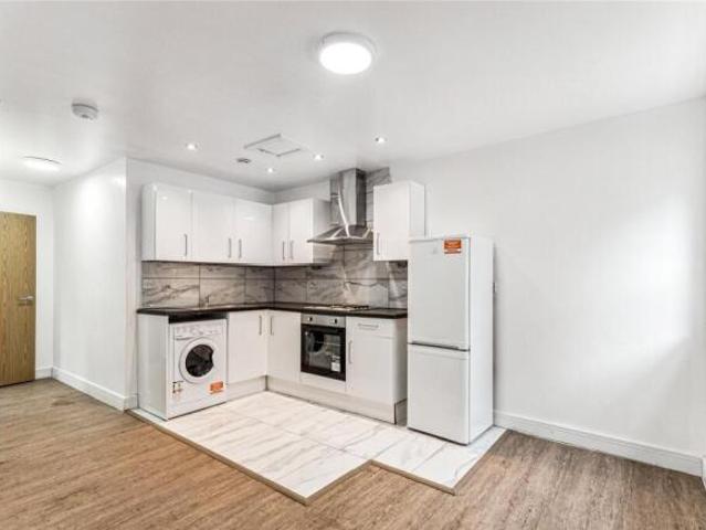 1 bedroom property for rent in Streatham High Road, SW16