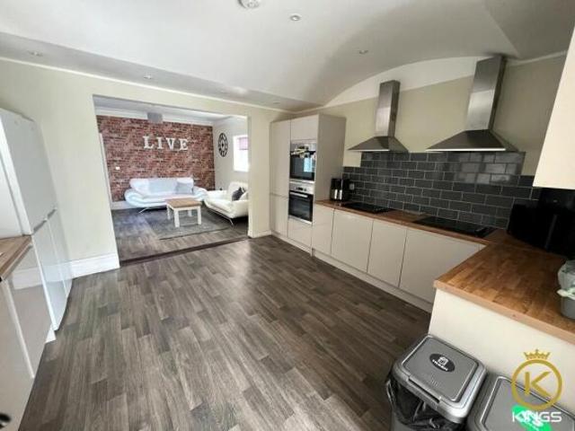 1 bedroom property for rent in Queens Road, PO2