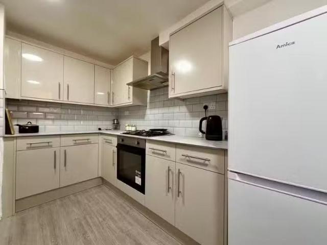 1 bedroom property for rent in Russell Terrace, Leamington Spa.