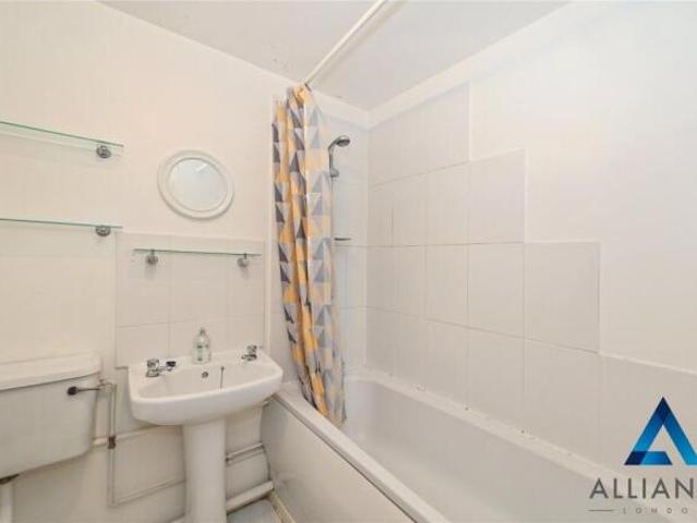 1 bedroom property for rent in Telegraph Place, London, E14