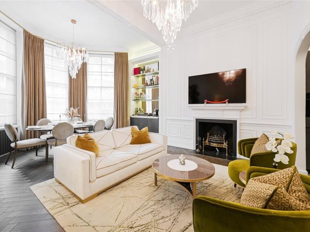 1 bedroom property in 50 Pont Street, Knightsbridge, London, SW1X £7,500 pcm | Chestertons