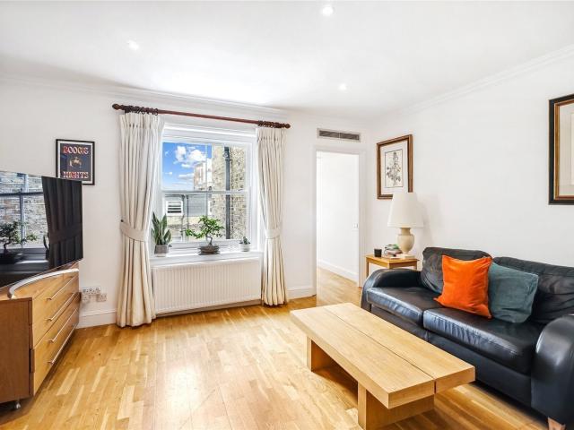 1 bedroom property in Courtfield Gardens, South Kensington, London, SW5 £2,750 pcm | Chestertons