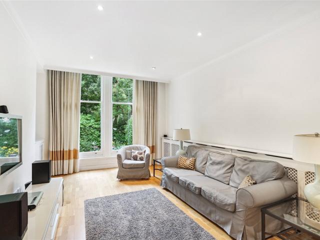 1 bedroom property in Collingham Road, South Kensington, London, SW5 £3,358 pcm | Chestertons
