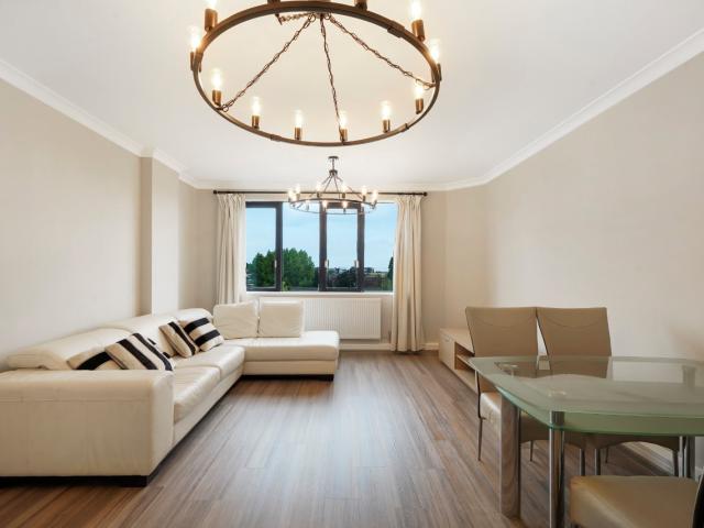 1 bedroom property in Cavendish House, 21 Wellington Road, St John's Wood, London, NW8 £3,000 pcm | Chestertons