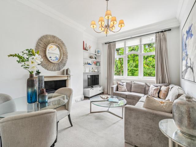 1 bedroom property in Cadogan Gardens, London, SW3 £3,700 pcm | Chestertons
