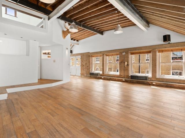 1 bedroom property in Cahill Street, London, EC1Y £4,000 pcm | Chestertons
